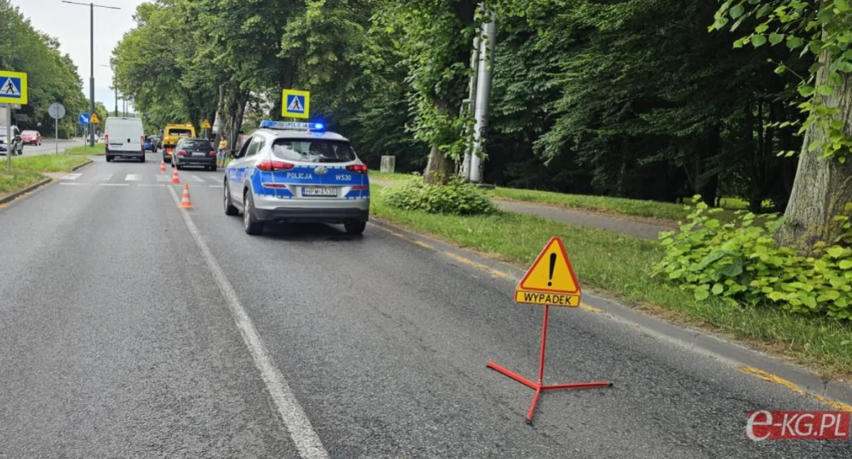 Kierowca BMW potrącił pieszego na pasach. 49-latek w szpitalu - wiadomości